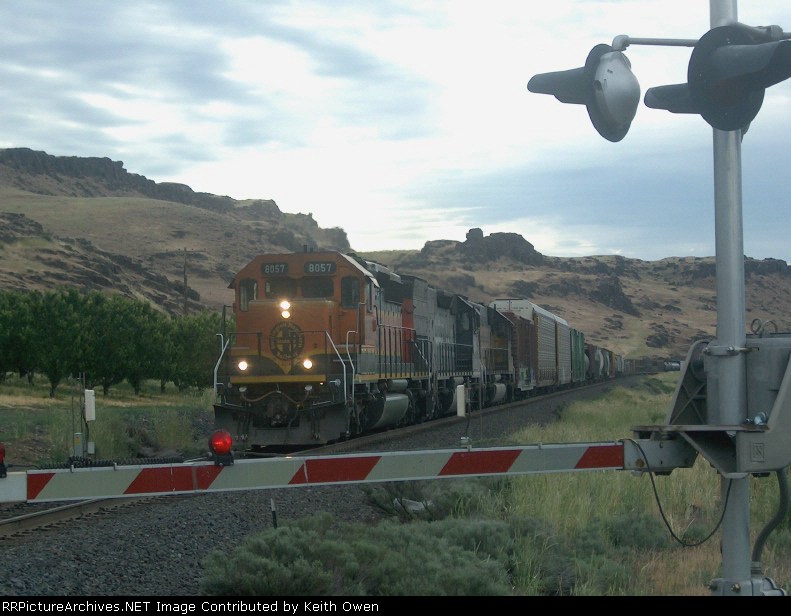 BNSF 8057